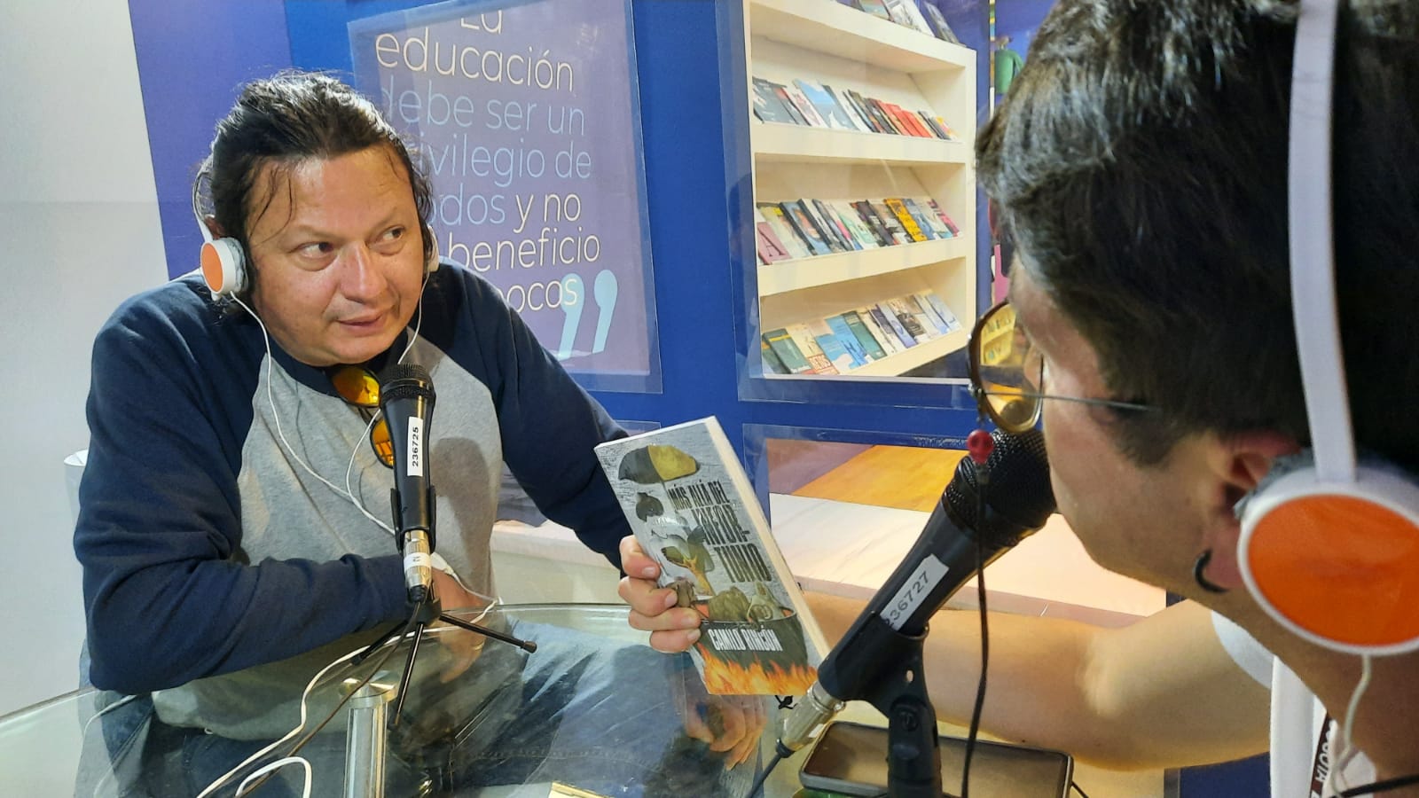 Camilo Rincón, autor de "Más allá del infortunio" » PoliRadio